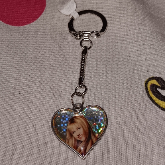 Disney | Jewelry | 207 Hannah Montana Heart Keychain Vintage Promo ...